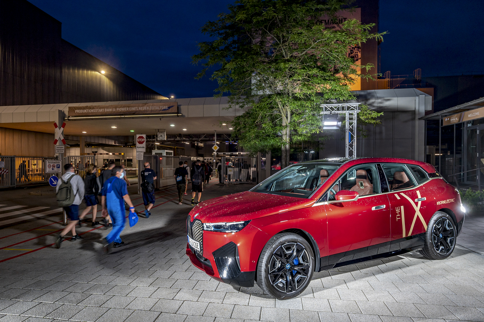 Series production of BMW iX* gets underway at Plant Dingolfing - 2Ner