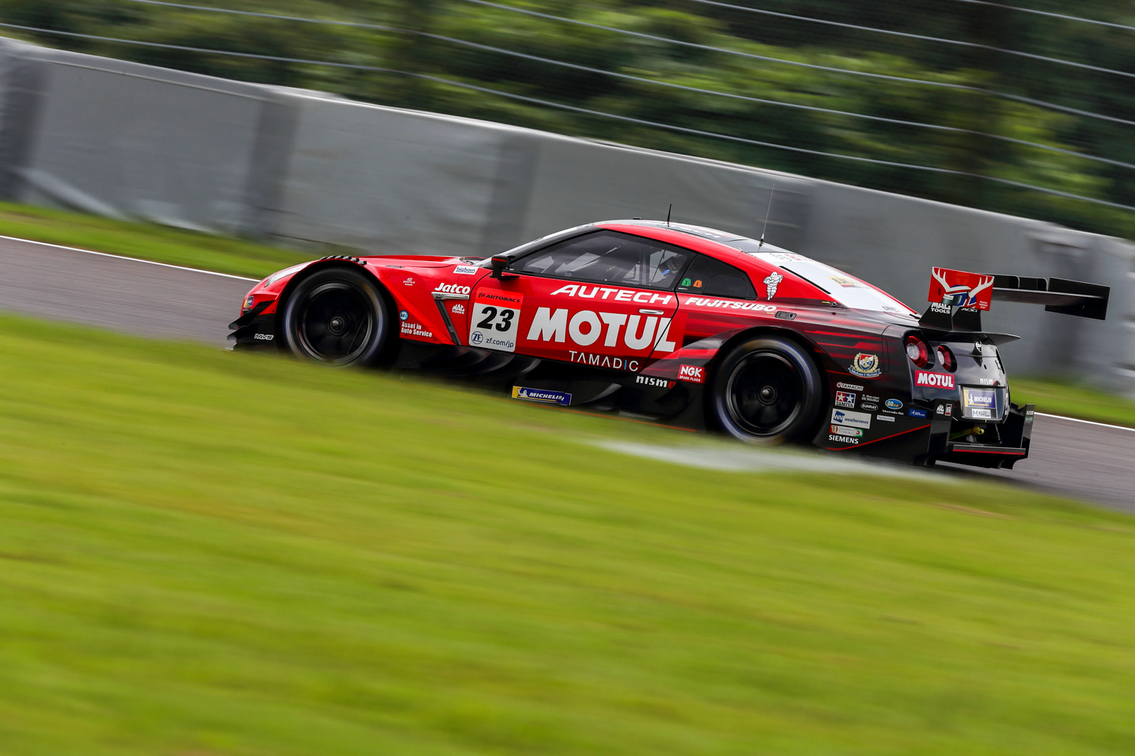 Motul-powered Nismo teams sweep podium at Super GT Round 3 in Suzuka - 2Ner