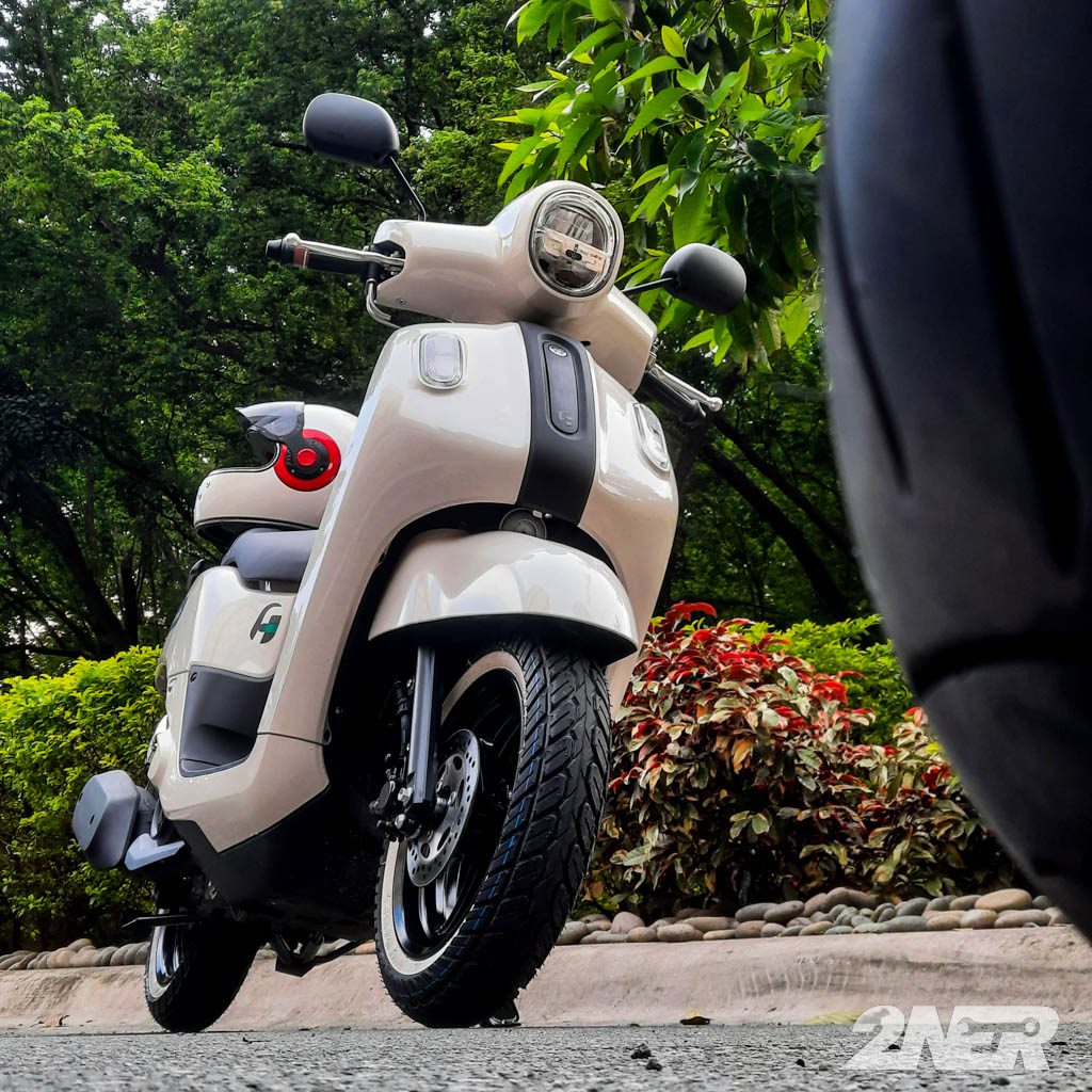 Kenda K418 White Wall Tire is really the classic elegance with reliable performance - 2Ner